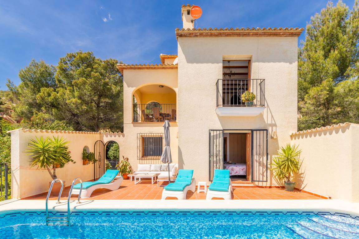 165 M² Villa ∙ 4 Slaapkamers ∙ 6 Gasten - Pego