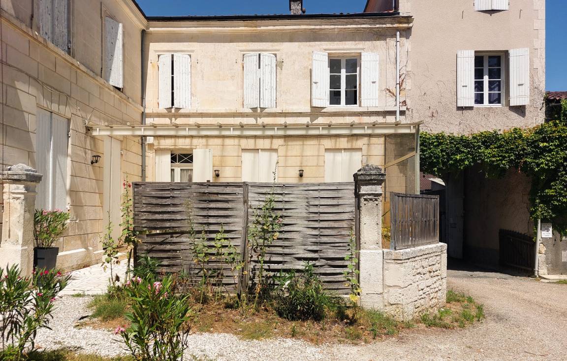82 M² Appartement ∙ 3 Chambres ∙ 6 Personnes - Saintes