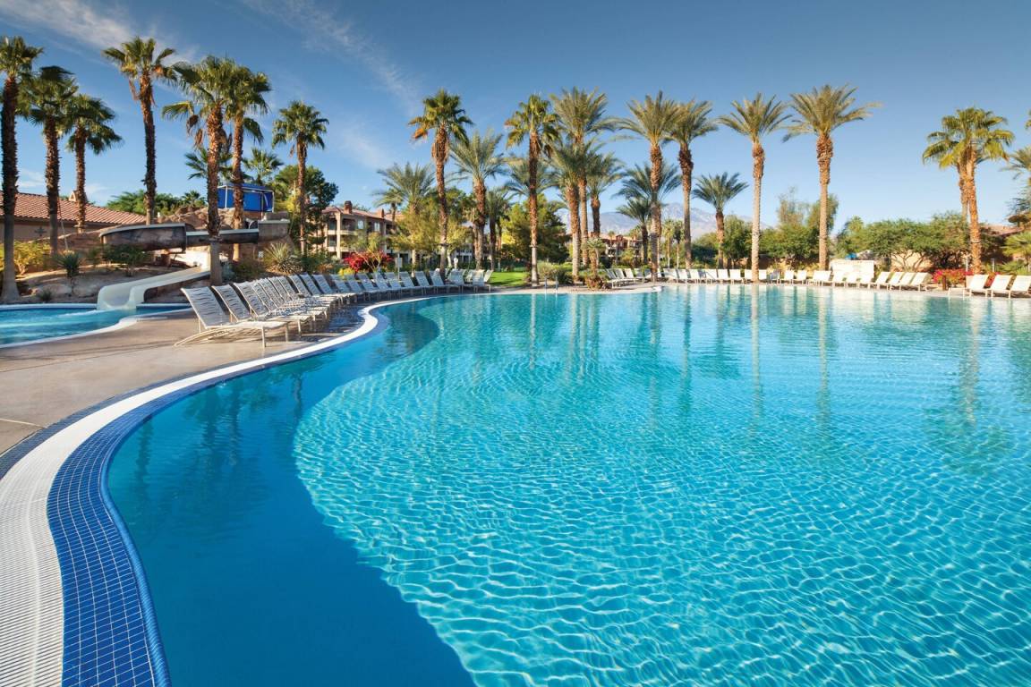 116 M² Resort ∙ 2 Bedrooms ∙ 8 Guests - Palm Desert, CA