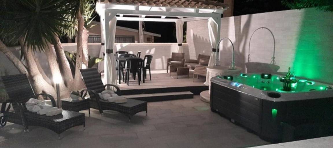 100 M² Ferienhaus ∙ 3 Schlafzimmer ∙ 7 Gäste - Avola