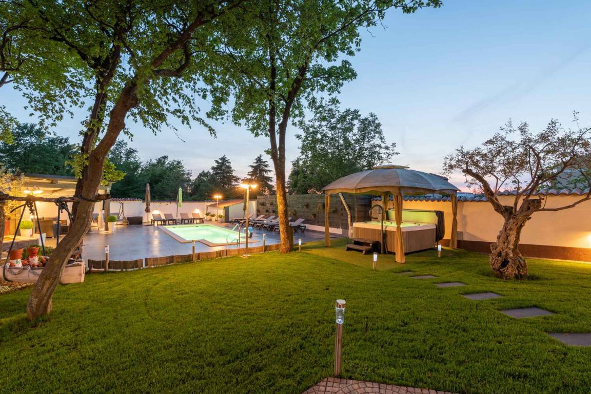 80 M² Ferienwohnung ∙ 2 Schlafzimmer ∙ 6 Gäste - Poreč