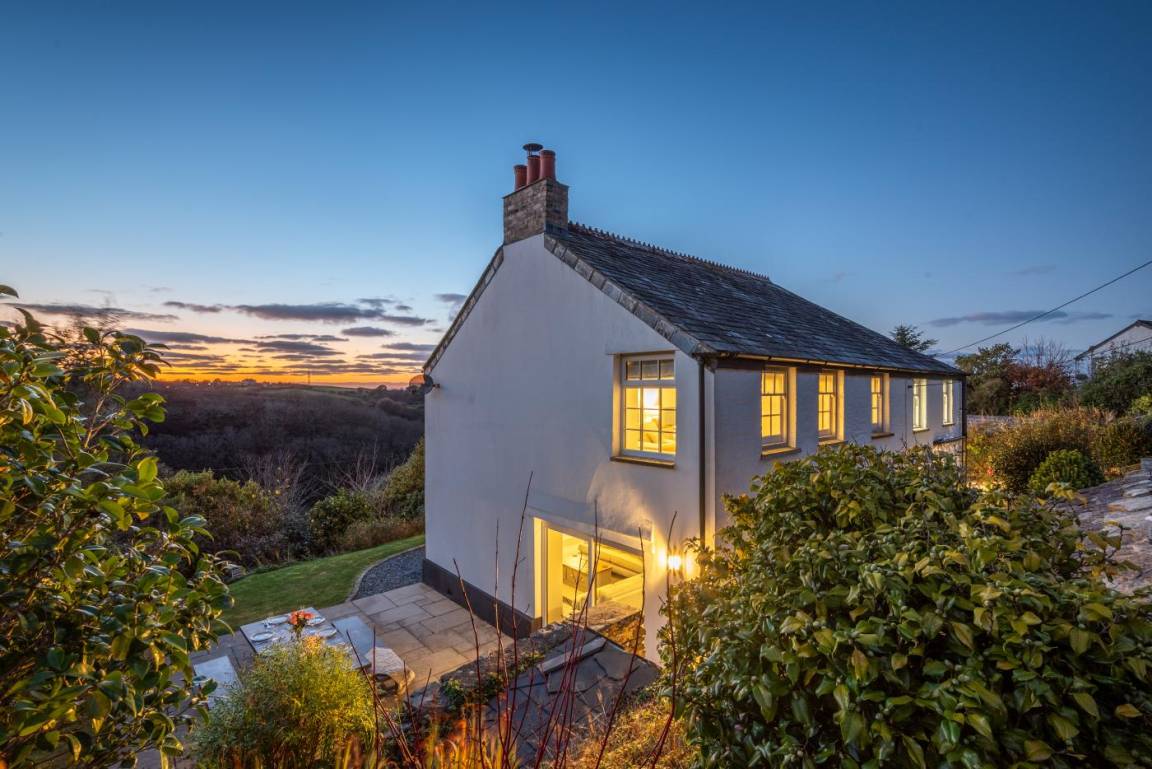 Cottage ∙ 4 Bedrooms ∙ 8 Guests - Tintagel