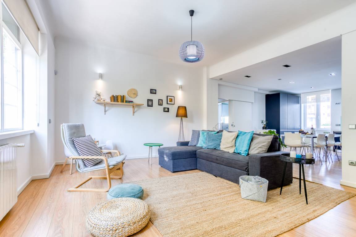127 M² Huoneisto ∙ 3 Makuuhuonetta ∙ 8 Vierasta - Porto