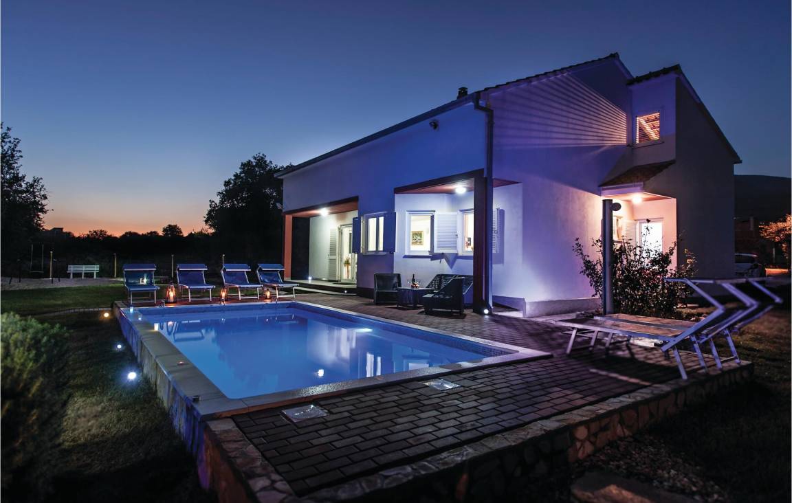 96 M² Ferienhaus ∙ 3 Schlafzimmer ∙ 6 Gäste - Trogir