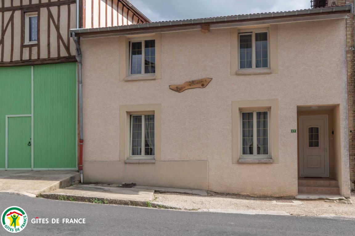135 M² Gîte ∙ 3 Chambres ∙ 8 Personnes - Marne