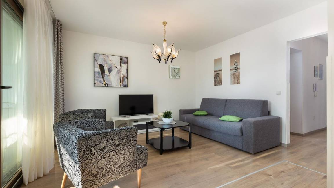 96 M² Appartement ∙ 3 Chambres ∙ 7 Personnes - Pula