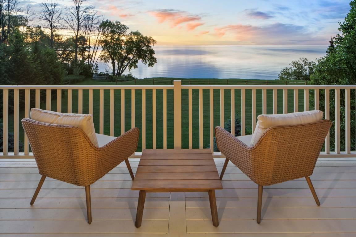613 M² House ∙ 5 Bedrooms ∙ 10 Guests - Manitowoc, WI