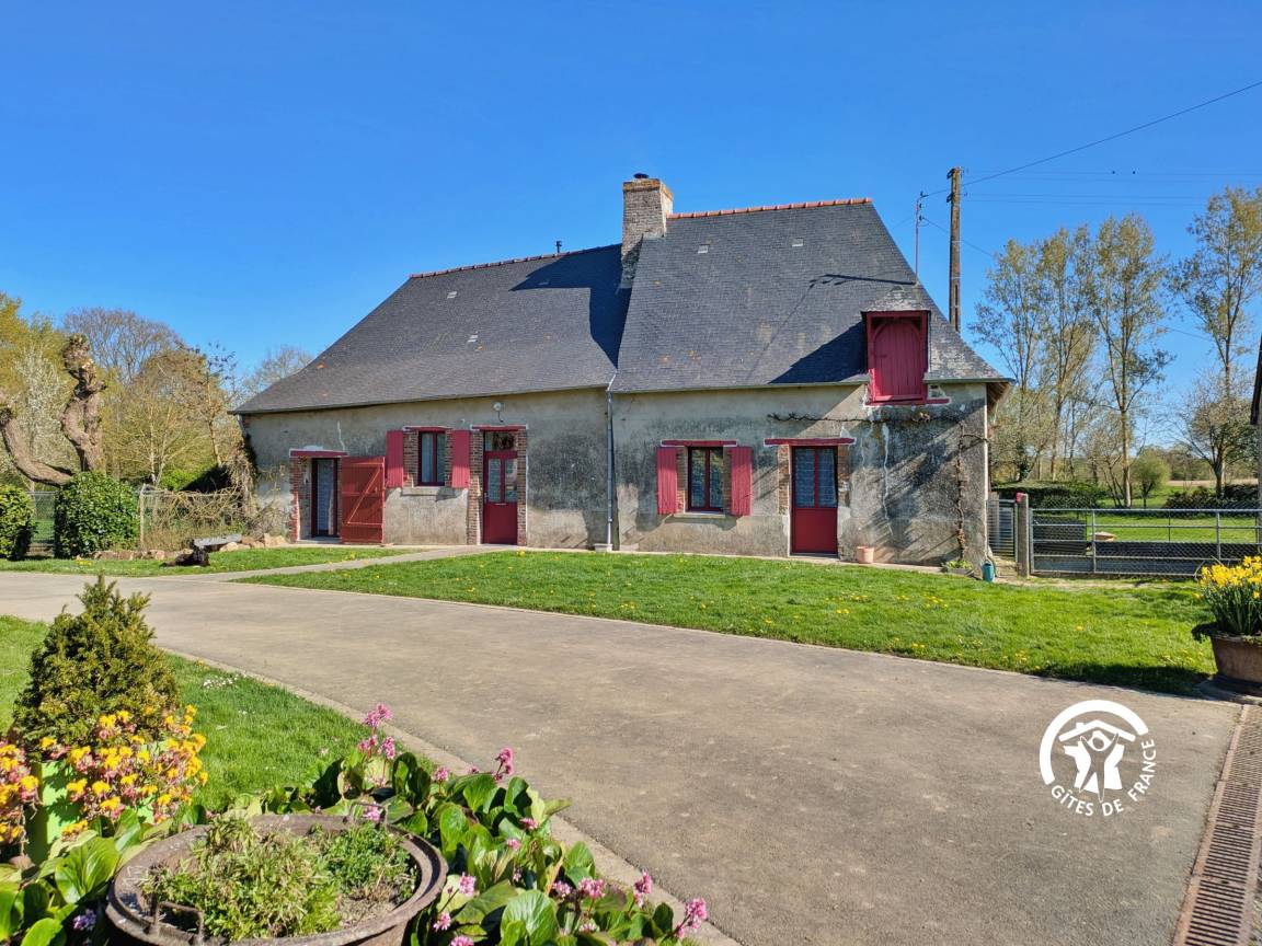 117 M² Cottage ∙ 3 Chambres ∙ 6 Personnes - Craon