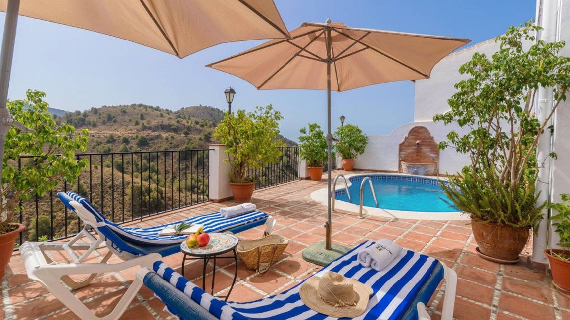60 M² House ∙ 2 Bedrooms ∙ 3 Guests - Frigiliana