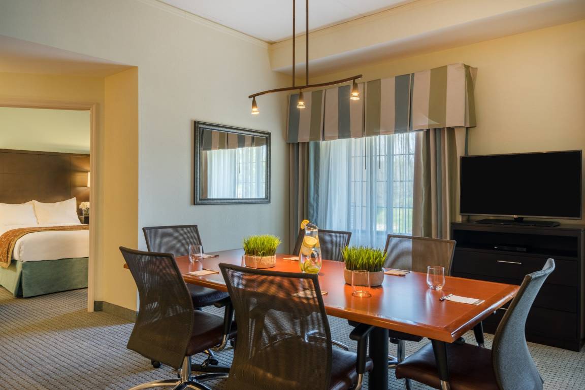 Condo ∙ 1 Bedroom ∙ 2 Guests - West Chester, PA