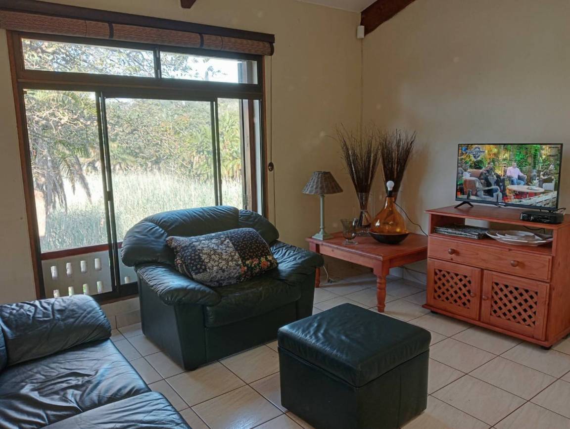 250 M² House ∙ 3 Bedrooms ∙ 7 Guests - Southbroom