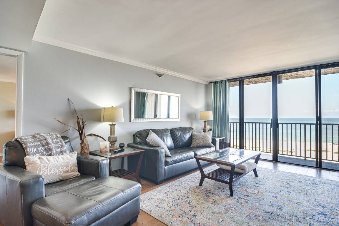 102 M² Apartment ∙ 2 Bedrooms ∙ 7 Guests - Dunedin, FL