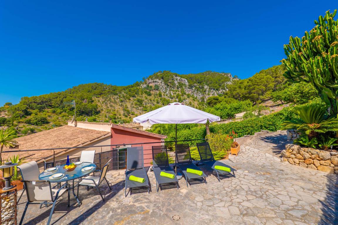 247 M² Chalet ∙ 4 Bedrooms ∙ 8 Guests - Inca