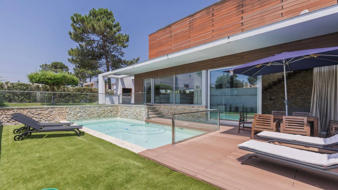 387 M² Ferienhaus ∙ 3 Schlafzimmer ∙ 6 Gäste - Costa da Caparica