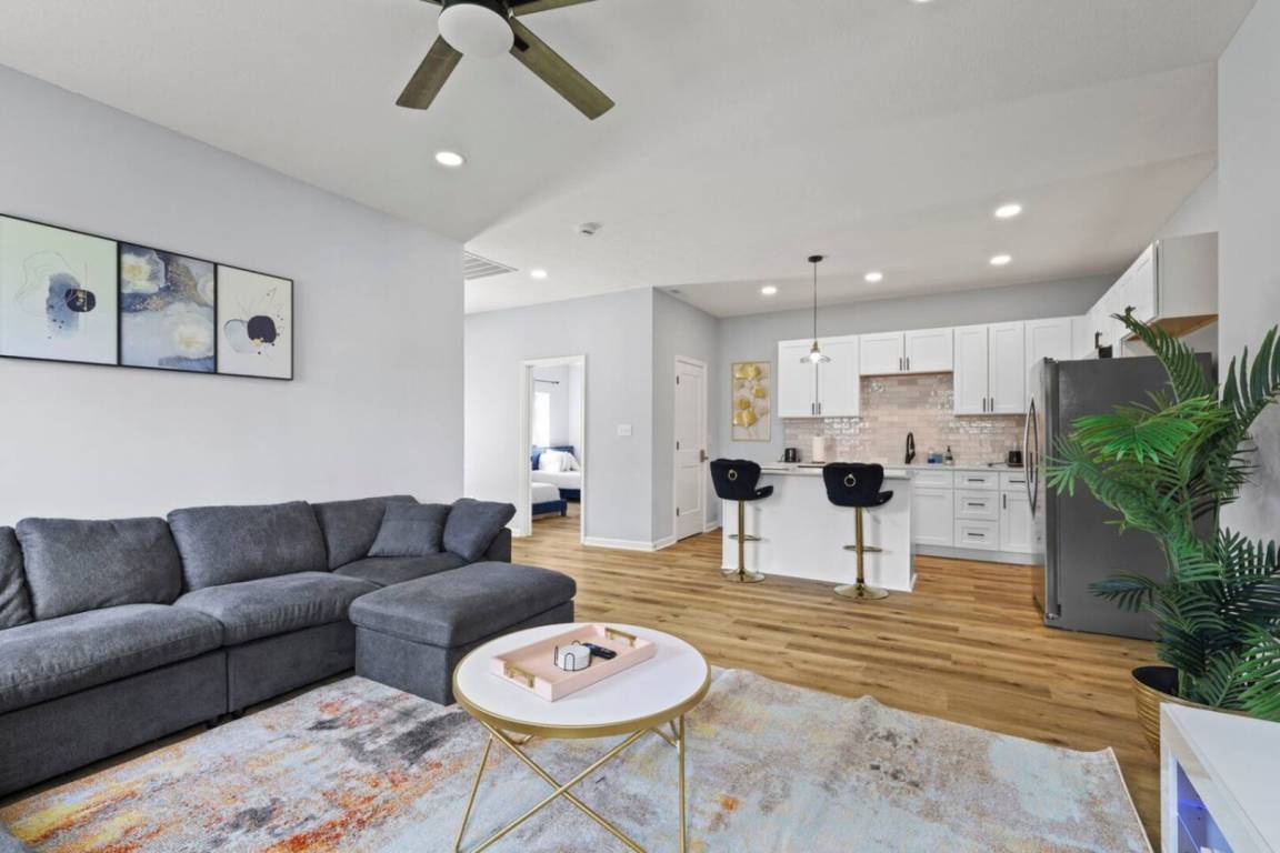 56 M² House ∙ 4 Bedrooms ∙ 10 Guests - Indianapolis, IN
