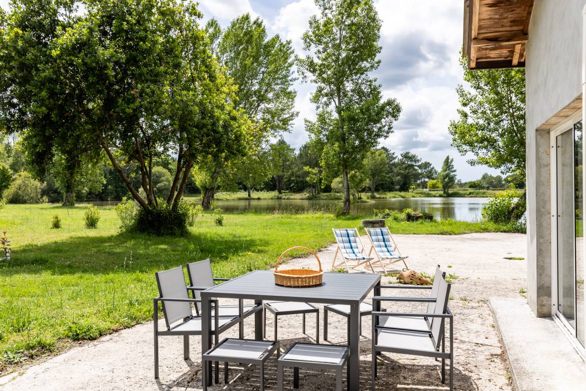 80 M² Appartement ∙ 2 Chambres ∙ 6 Personnes - Lesparre-Médoc