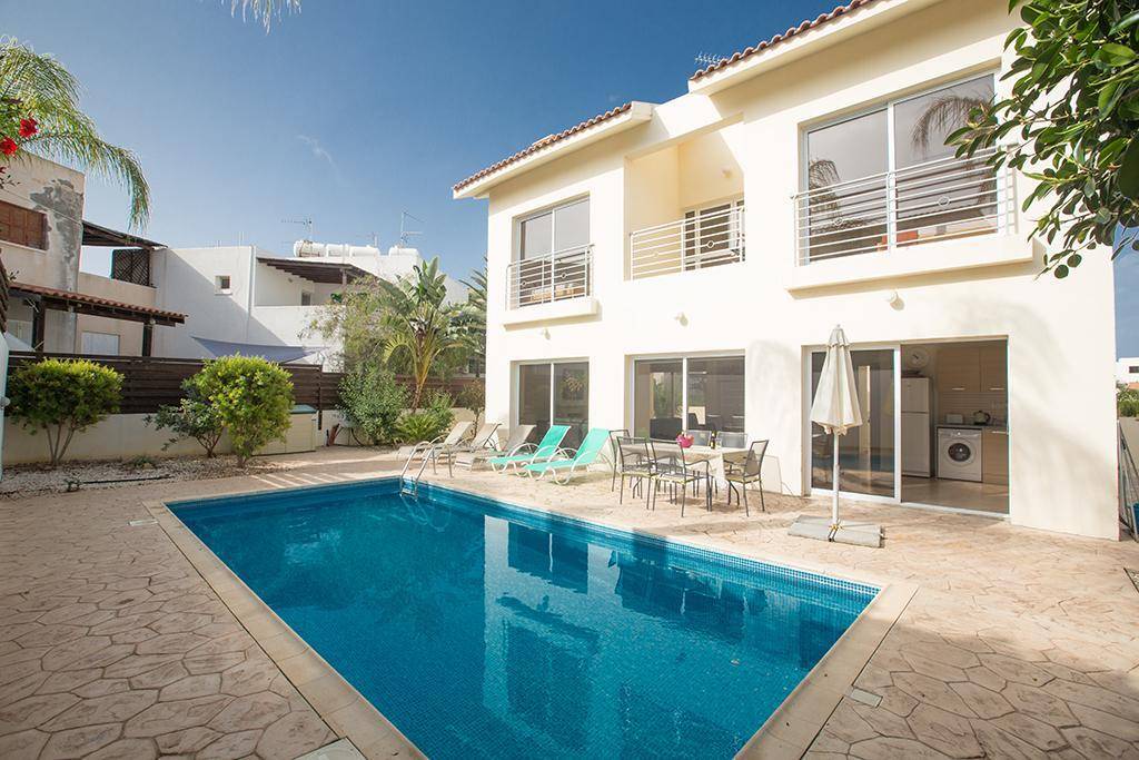 120 M² House ∙ 3 Bedrooms ∙ 6 Guests - Protaras