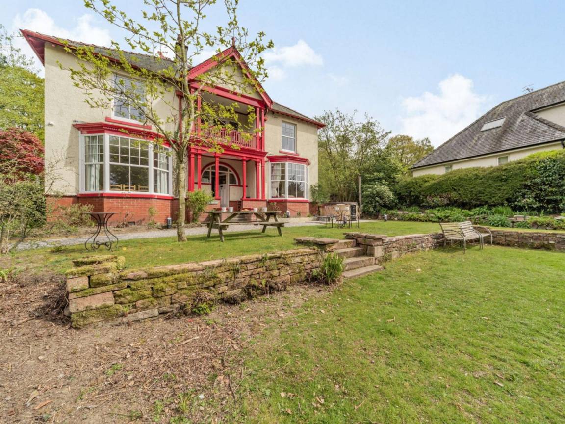 Cottage ∙ 9 Bedrooms ∙ 18 Guests - Keswick