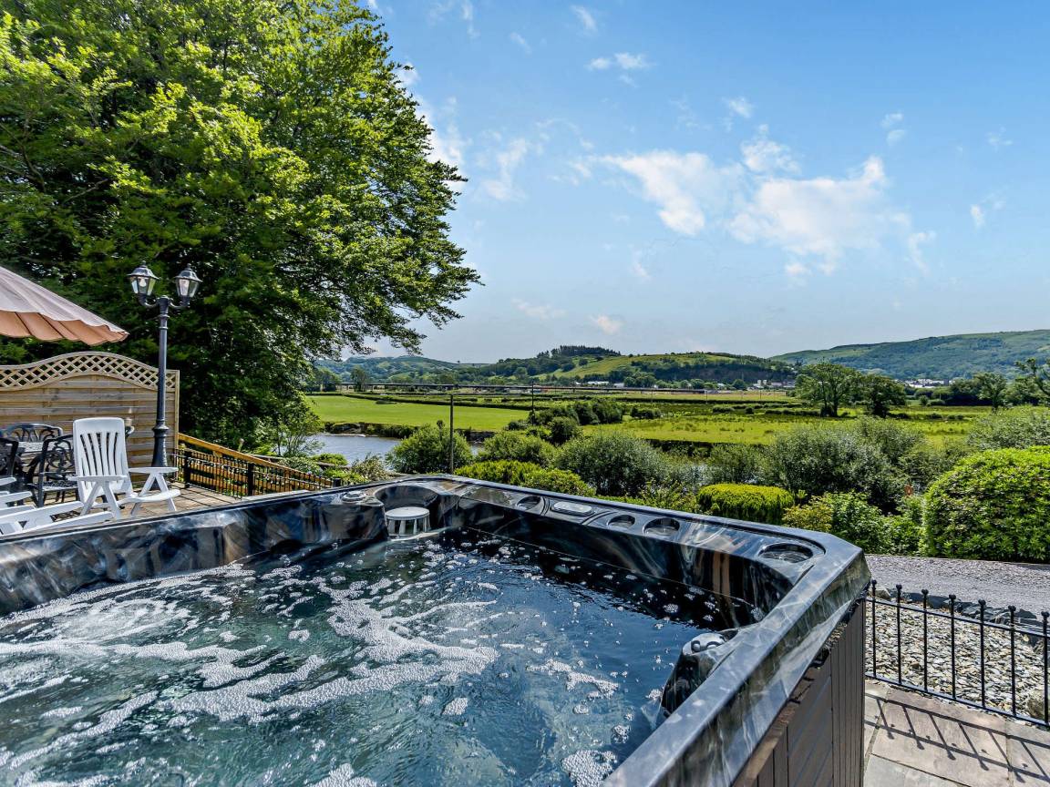 Cottage ∙ 5 Bedrooms ∙ 12 Guests - Machynlleth