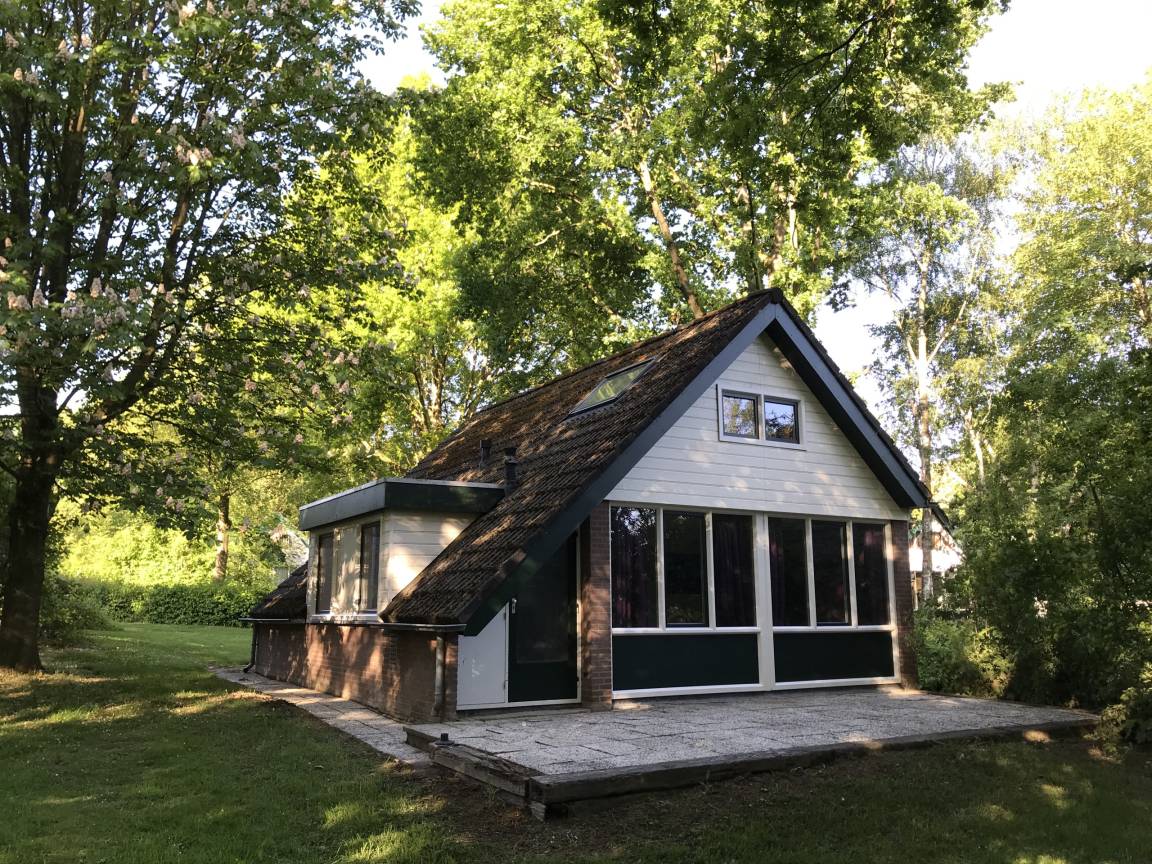 70 M² Bungalow ∙ 2 Schlafzimmer ∙ 4 Gäste - Aachen
