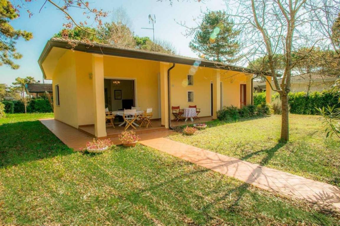 65 M² Villa ∙ 3 Bedrooms ∙ 8 Guests - Bibione
