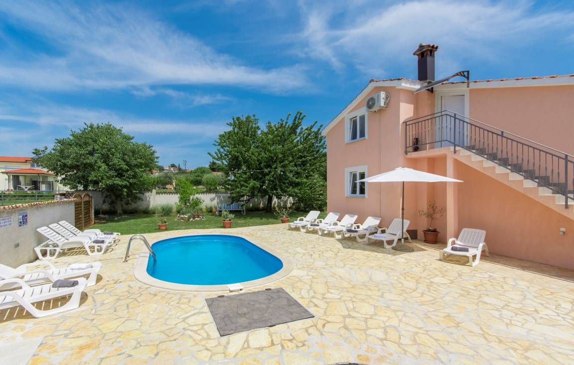 100 M² Villa ∙ 3 Chambres ∙ 6 Personnes - Buje