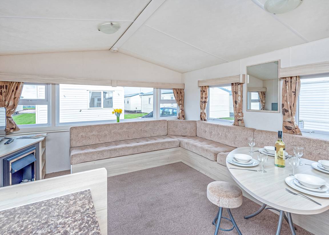 Caravan ∙ 3 Bedrooms ∙ 8 Guests - Wales