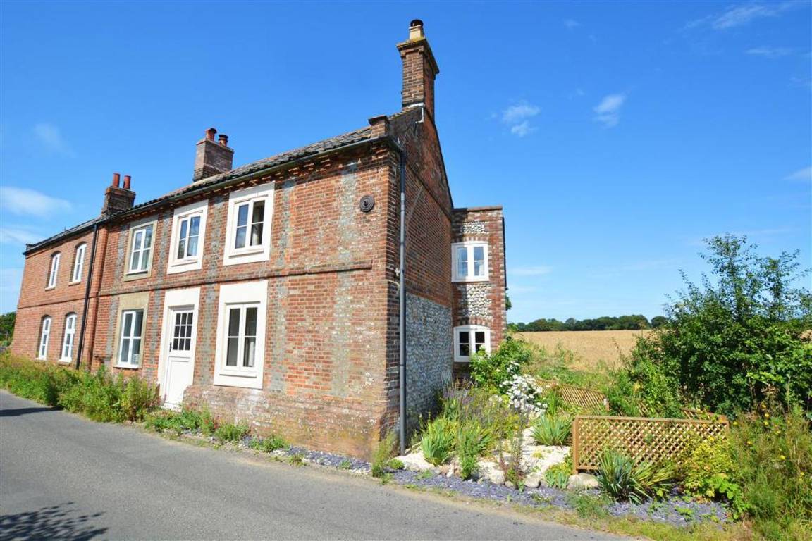 Cottage ∙ 2 Bedrooms ∙ 3 Guests - Holt