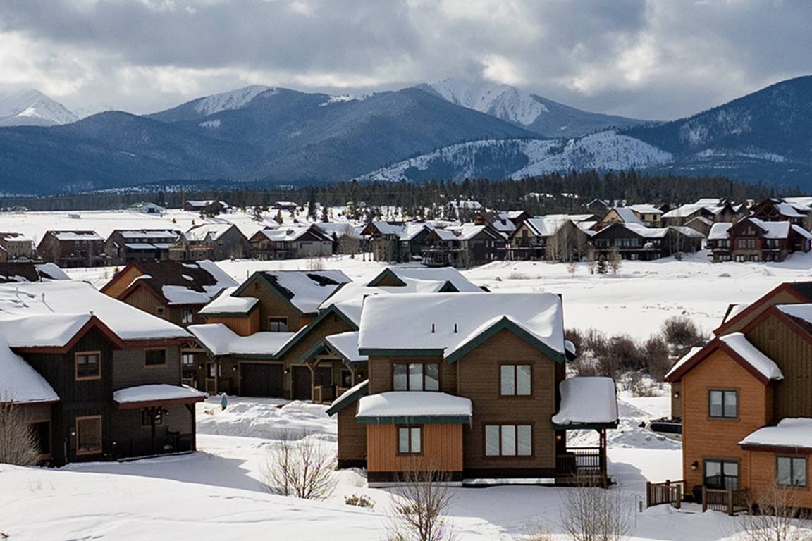 243 M² Cabin ∙ 4 Bedrooms ∙ 11 Guests - Granby, CO