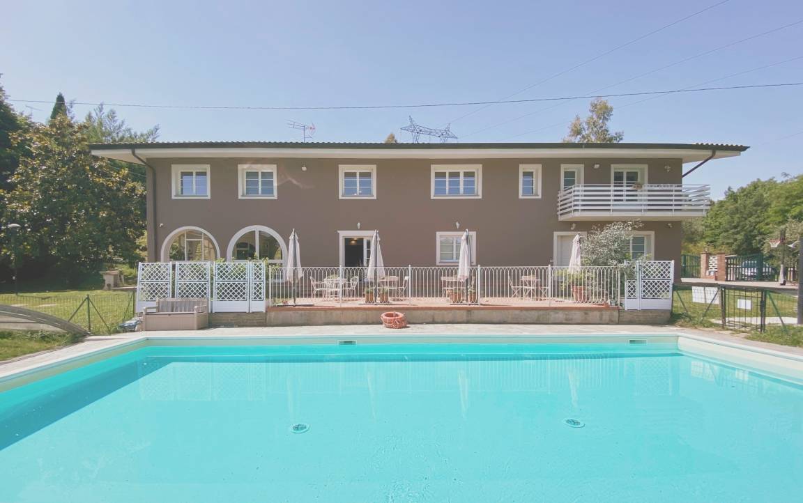 220 M² Villa ∙ 4 Chambres ∙ 12 Personnes - Altopascio