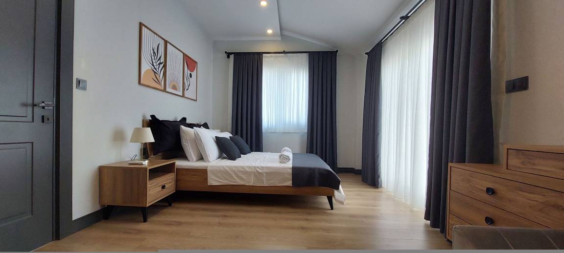 150 M² Apartment ∙ 3 Bedrooms ∙ 6 Guests - Lara Beach