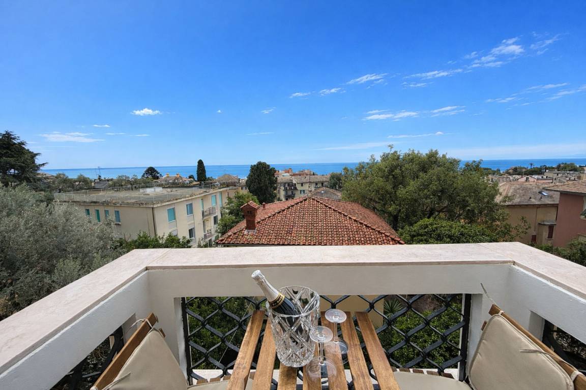 94 M² Ferienwohnung ∙ 3 Schlafzimmer ∙ 8 Gäste - Genoa