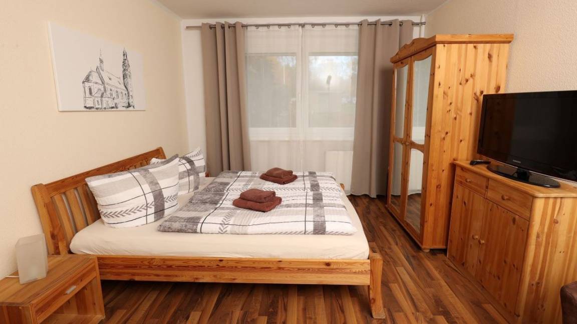 71 M² Apartment ∙ 8 Guests - Altenburg