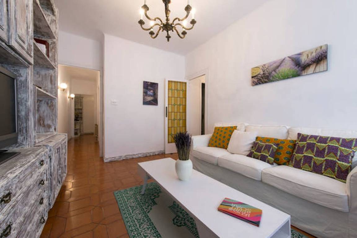 75 M² Apartamento ∙ 3 Habitaciones ∙ 4 Huéspedes - Barberà del Vallès
