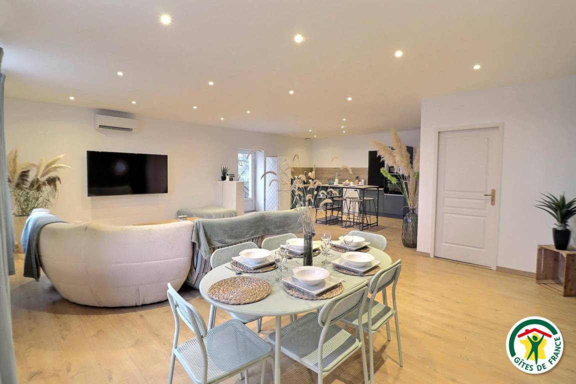 95 M² Gîte ∙ 2 Chambres ∙ 5 Personnes - Romans-sur-Isère