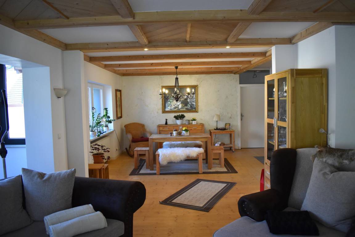 107 M² Ferienwohnung ∙ 2 Schlafzimmer ∙ 2 Gäste - Montabaur