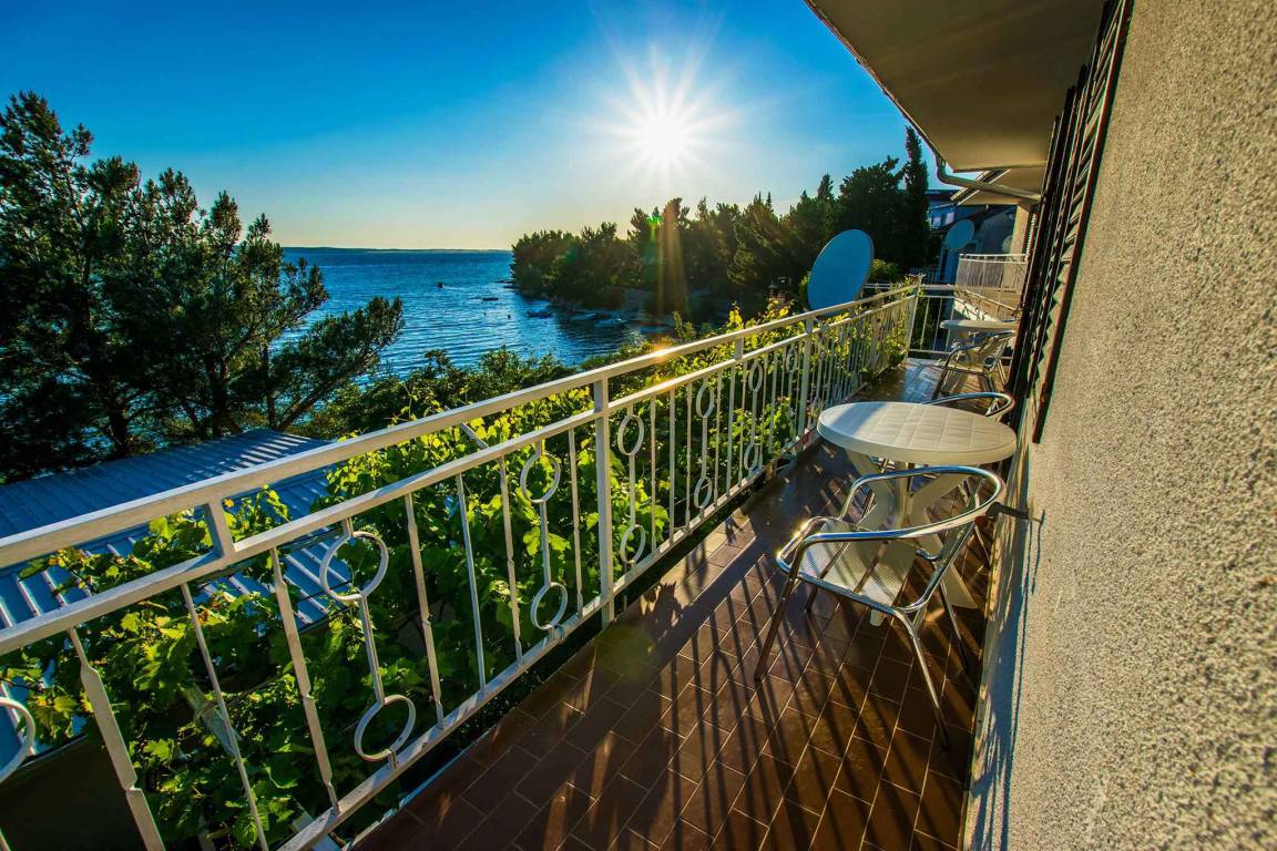 75 M² Apartment ∙ 2 Bedrooms ∙ 4 Guests - Starigrad