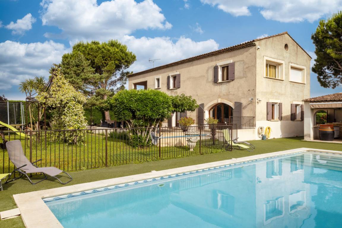 10000 M² Villa ∙ 4 Chambres ∙ 8 Personnes - Avignon