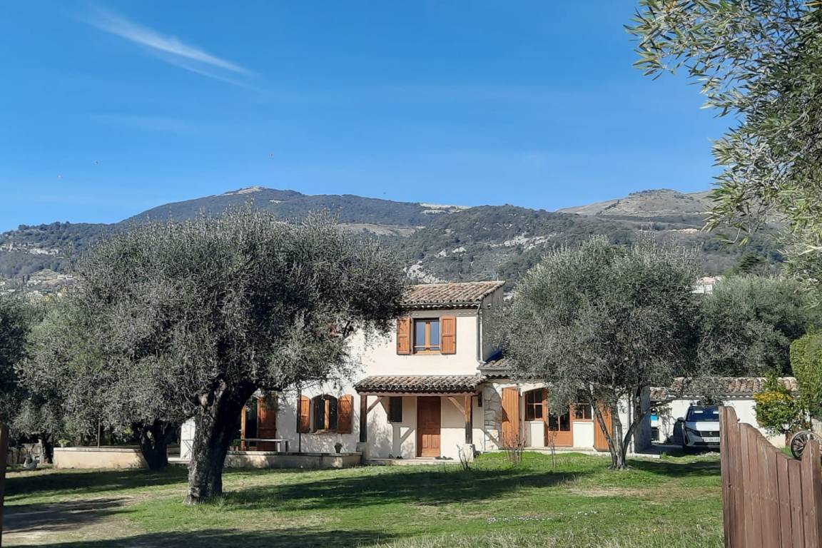 130 M² Ferienhaus ∙ 3 Schlafzimmer ∙ 8 Gäste - Vence