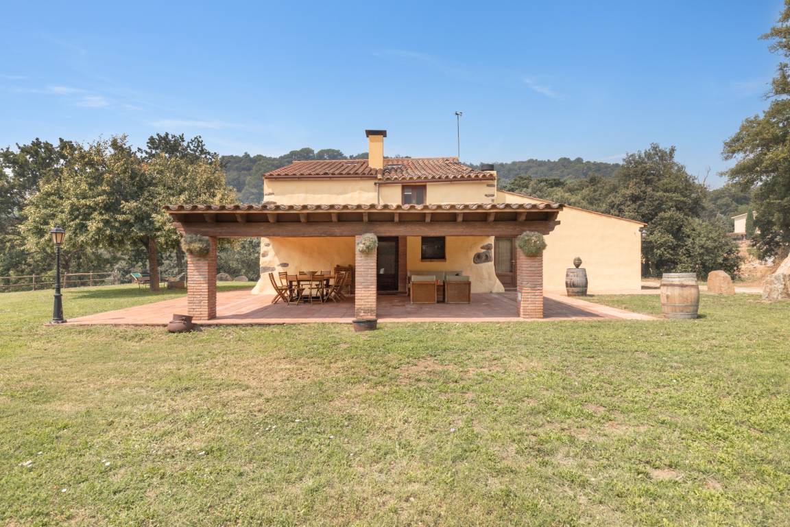 280 M² Ferienhaus ∙ 5 Schlafzimmer ∙ 14 Gäste - Arenys de Munt