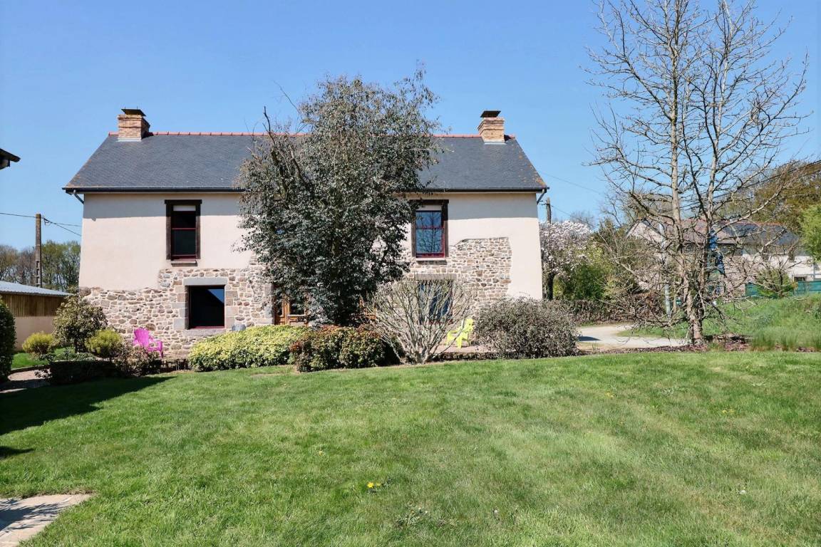 92 M² Gîte ∙ 2 Chambres ∙ 4 Personnes - Tinténiac