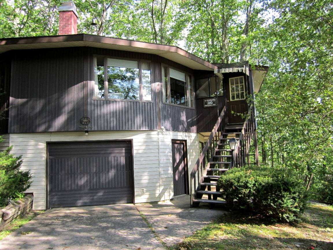 House ∙ 2 Bedrooms ∙ 6 Guests - Linville, NC