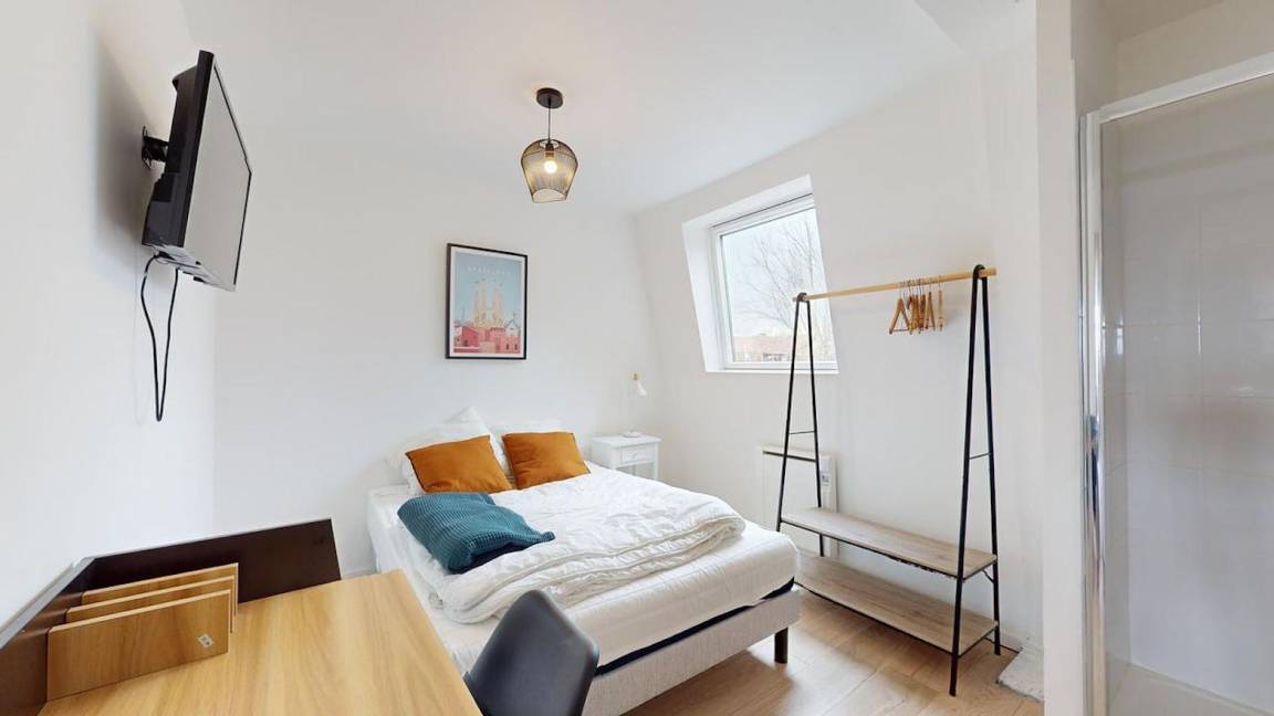 115 M² Private Room ∙ 1 Bedroom ∙ 1 Guest - Kortrijk