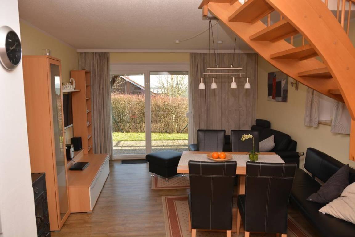 70 M² House ∙ 2 Bedrooms ∙ 4 Guests - Cham
