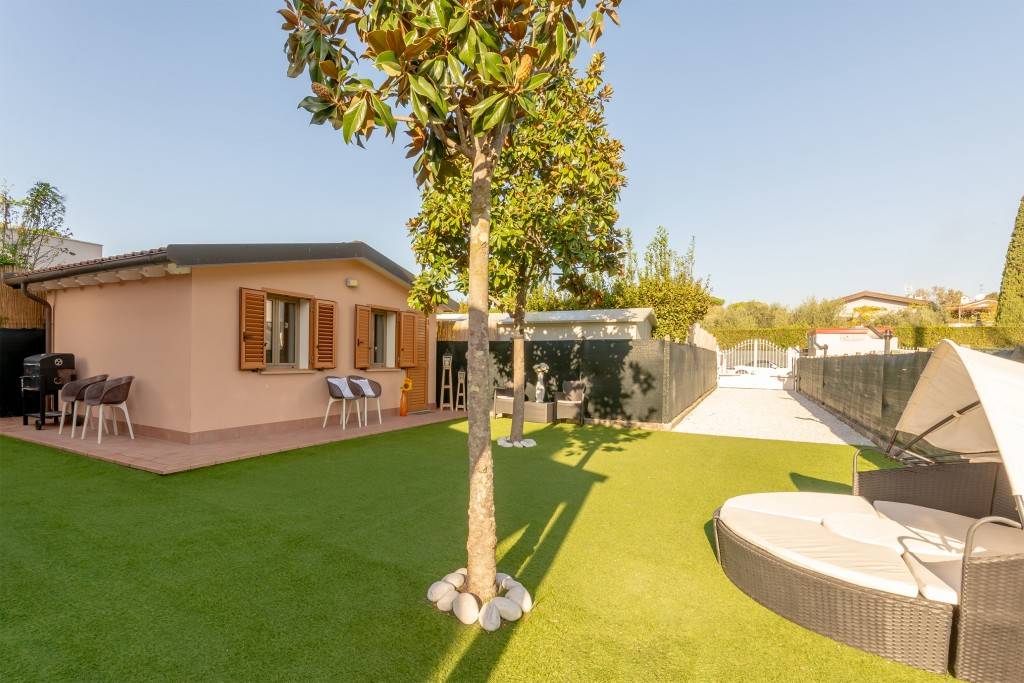 120 M² Villa ∙ 3 Bedrooms ∙ 10 Guests - Forte dei Marmi