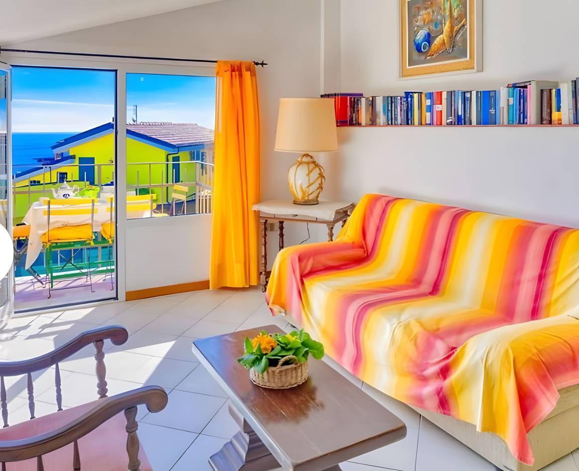 100 M² Apartment ∙ 3 Bedrooms ∙ 5 Guests - Imperia