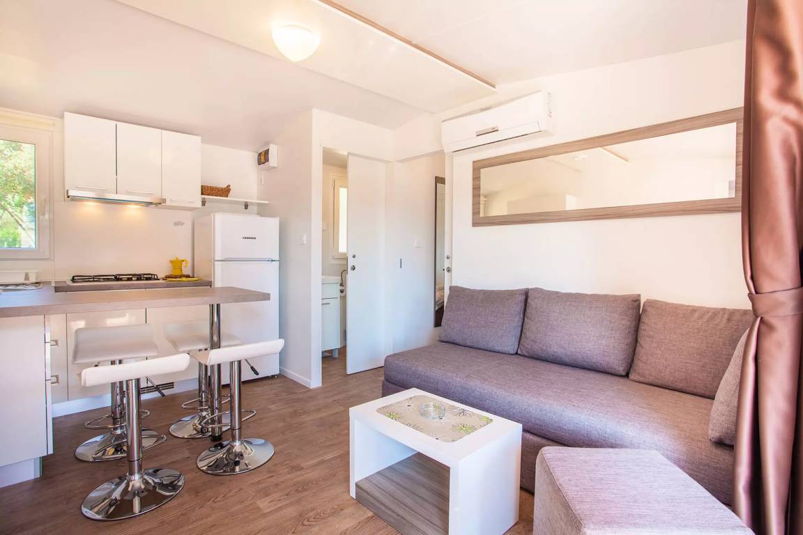 32 M² Caravan ∙ 2 Bedrooms ∙ 4 Guests - Cres