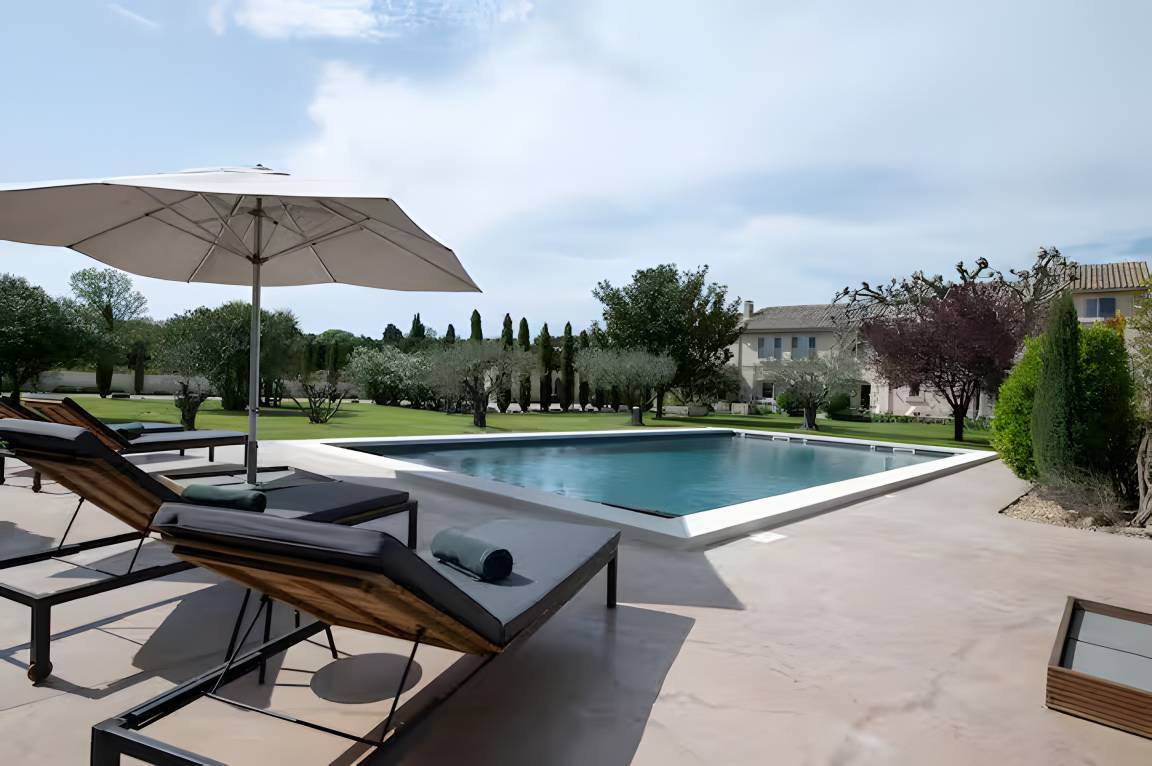 300 M² Maison De Vacances ∙ 4 Chambres ∙ 8 Personnes - Avignon