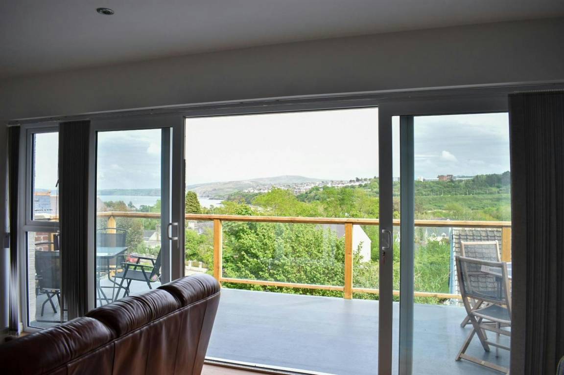 193 M² Cottage ∙ 3 Bedrooms ∙ 6 Guests - Fishguard