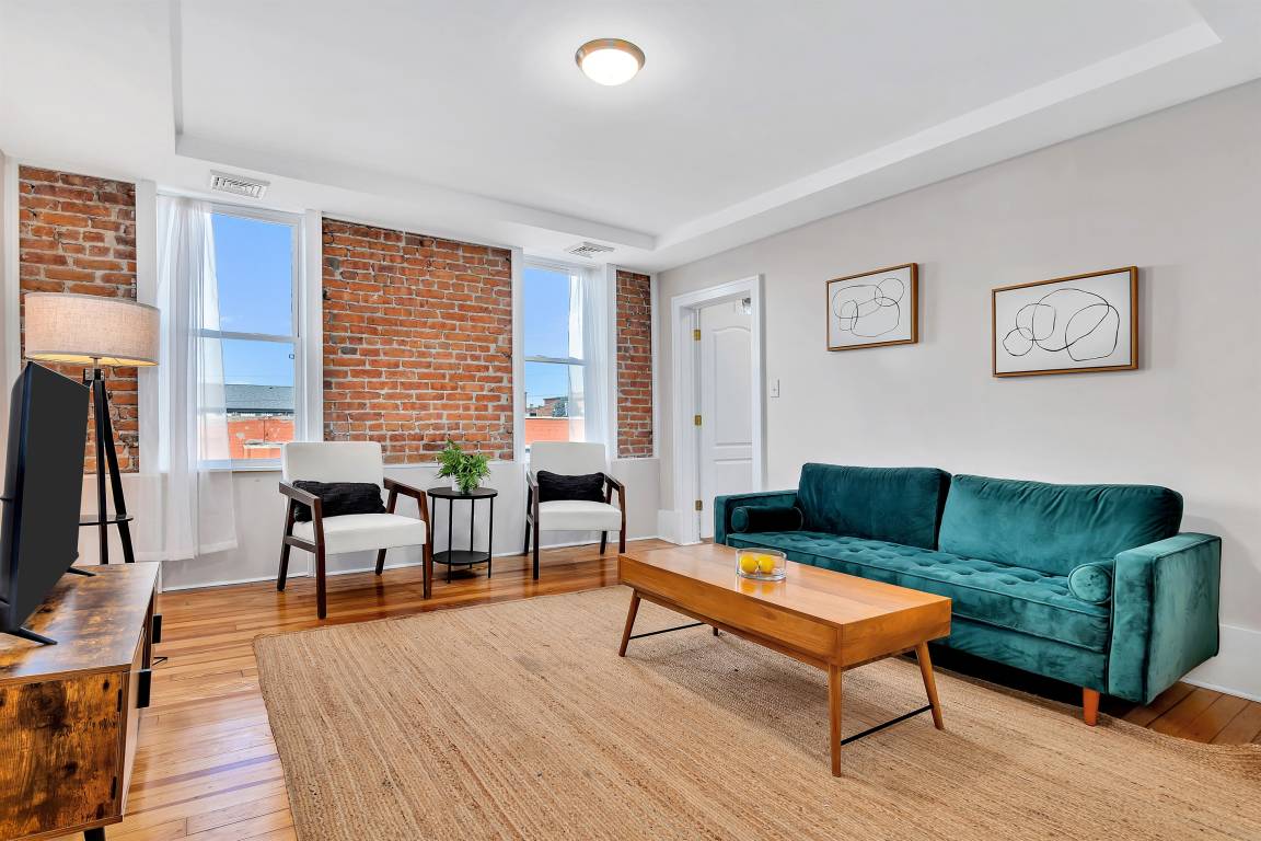 93 M² Apartment ∙ 3 Bedrooms ∙ 6 Guests - Troy, NY